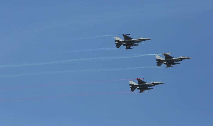 South Korea Fighter Jets Fire 360 Warning Shots at Russian Aircraft