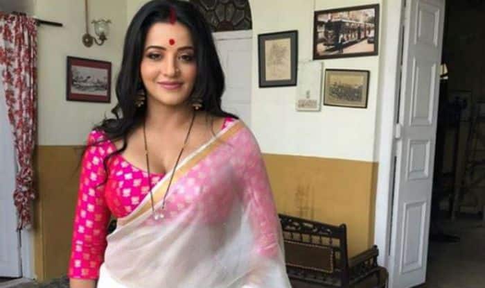 Bhojpuri Hottie Monalisa Gives Sweet Dose of Nostalgia After Sharing Throwback Pic of Sexy Jhuma ...