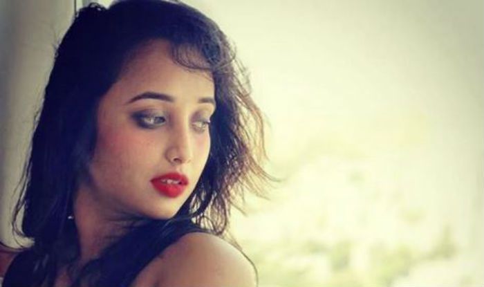 Bhojpuri Sizzler Rani Chatterjee Raises The Temperature in White Top ...