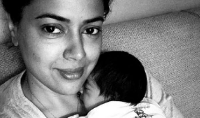 Sameera Reddy’s Latest Photo With Her Baby Girl is Basically Oodles of ...