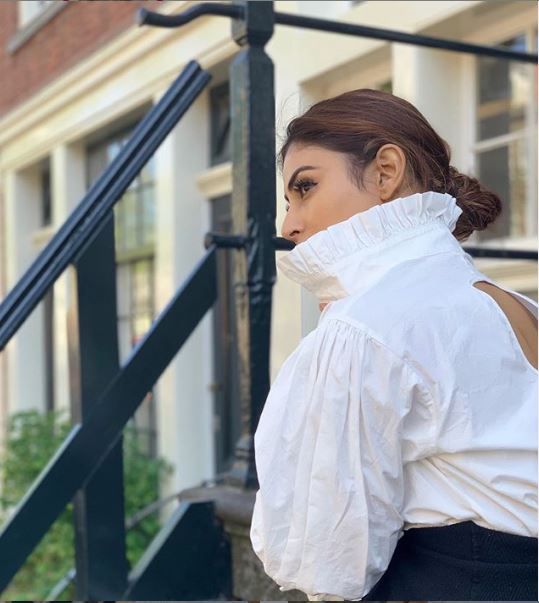 Mouni Roy Creates New Waves With Her Style Statement, Wears Hot Red Lipper