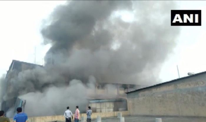 Gujarat: Fire Breaks Out in Cloth Factory in Surat | India.com