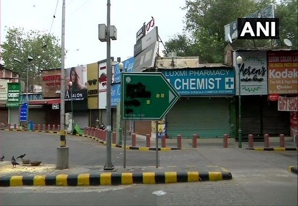 Delhi: Hindu Sena Blackens Babur Road Signboard, Demands Name Change ...