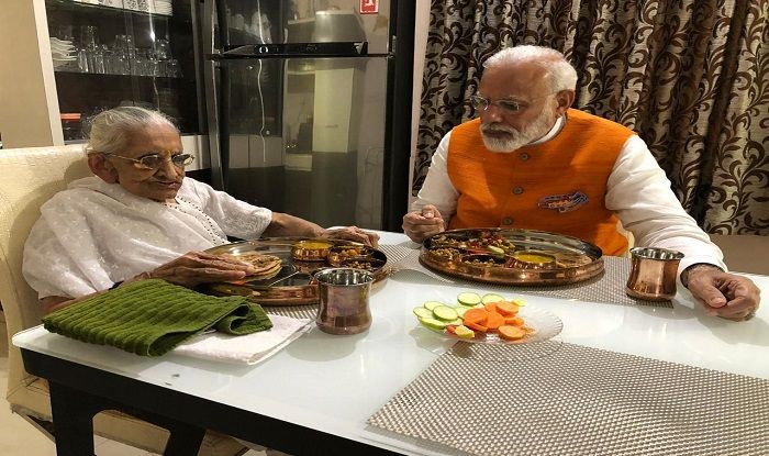 Gujarat: PM Modi Meets his Mother Heeraben, Eats Lunch With Her at ...