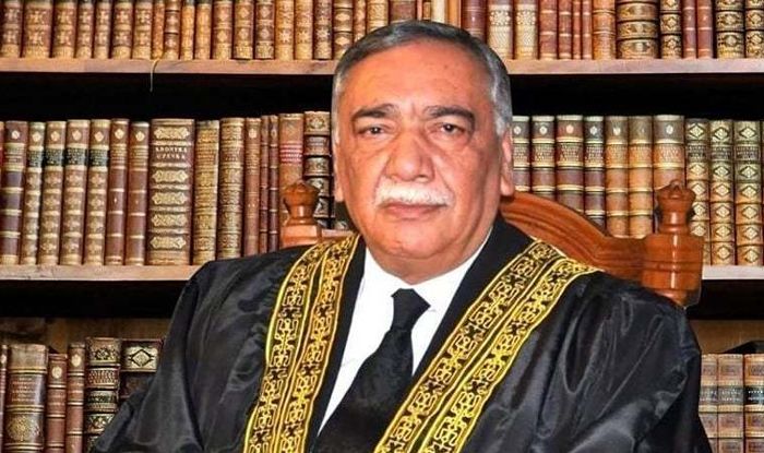 पाक अर्मी चीफ को लेकर सुनाया फैसला, लोगों ने प्रधान न्यायाधीश को बताया ...