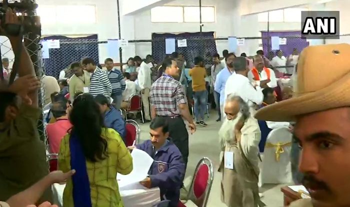 Karnataka Bypoll Result Live : मतगणना जारी, भाजपा ने 9 सीटों पर बनाई बढ़त