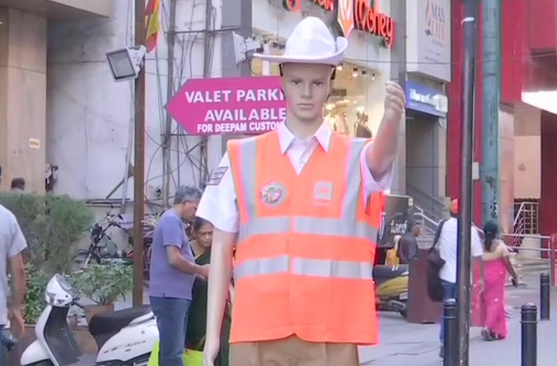 Bengaluru Traffic Police Deploys Life-Size Mannequins to Reduce Traffic ...