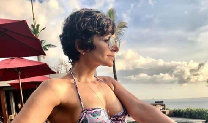 Mandira Bedi Looks Smouldering Hot in Bikini as She Flaunts Her ...