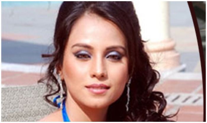 हजारों करोड़ रुपये के रोज वैली चिटफंड घोटाले में ED ने कसा अभिनेत्री ...