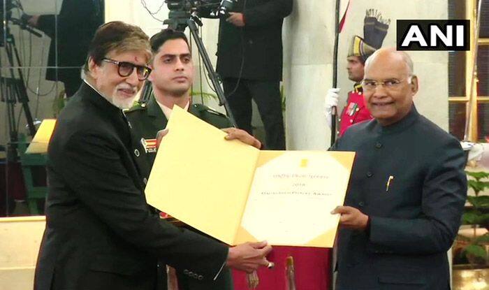 Amitabh Bachchan Receives Dadasaheb Phalke Award From President Ram ...