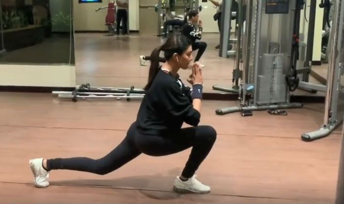Sushmita Sen’s Latest Workout Video Shows The Diva is a Fitness Freak ...