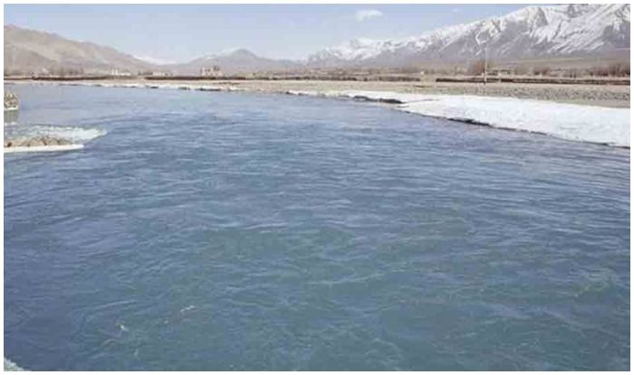 Most Polluted River In World: पाकिस्तान में बहने वाली रावी 'दुनिया की ...