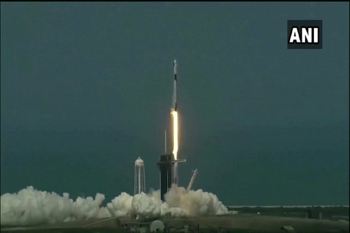 Elon Musk's SpaceX, With 2 Astonauts Onboard, Docks With International ...