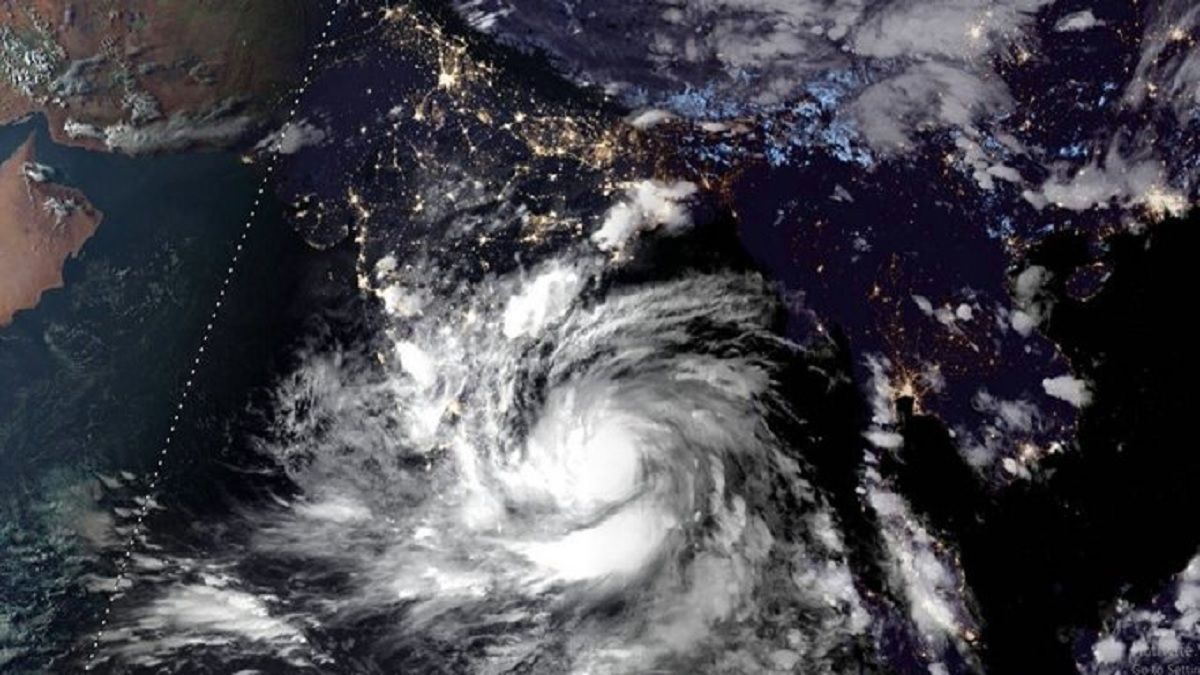 As Terrifying Images of Super Cyclone Amphan Emerge, Twitter Prays For ...