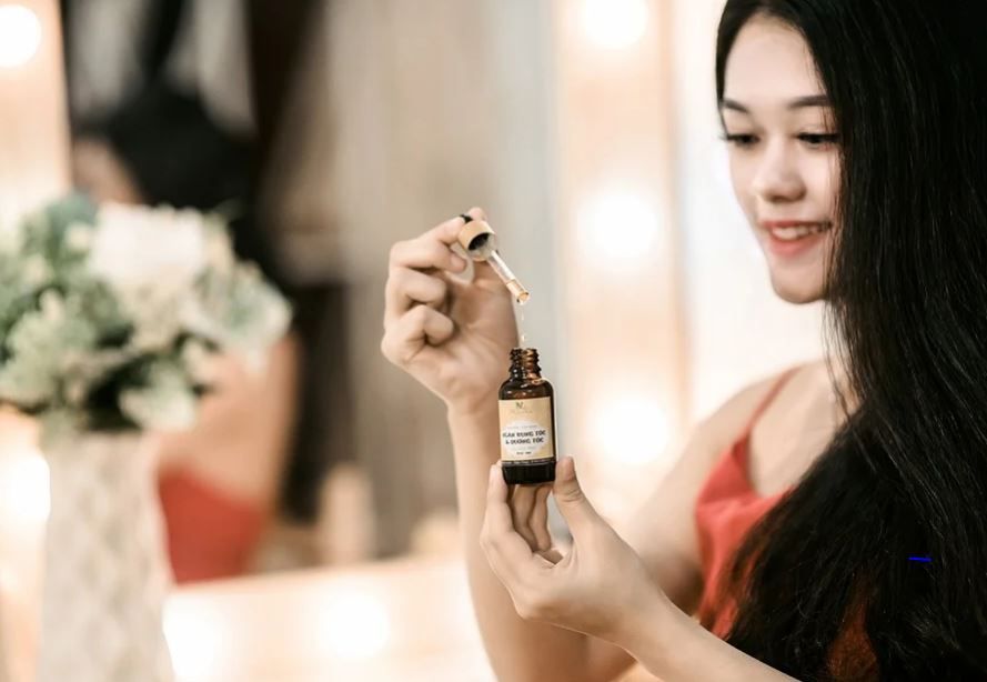 3 Face Oils Every Woman Should Know About to Get a Perfect Skin