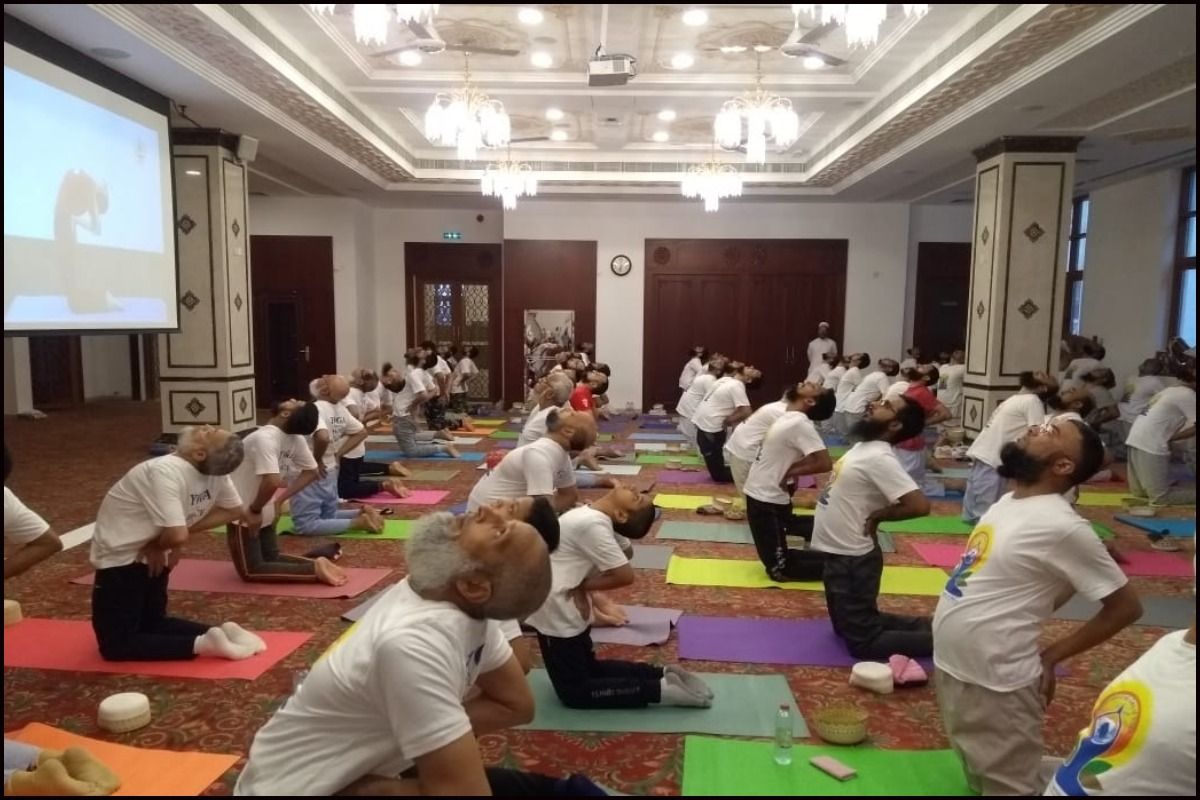 UAE Follows Yoga Gurus on Facebook LIVE as International Day of Yoga ...