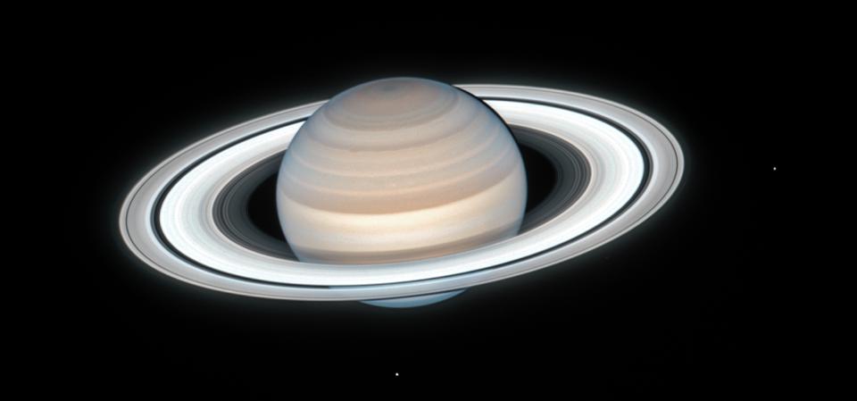 NASA’s Hubble Space Telescope Captures Stunning Photo of Saturn’s Rings ...