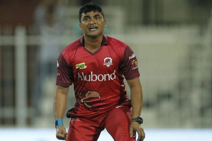 48-year-old Spinner Pravin Tambe Becomes First Indian Cricketer to Play ...