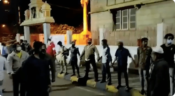 Bengaluru Violence: Muslims Form Human Chain To Protect Temple From ...