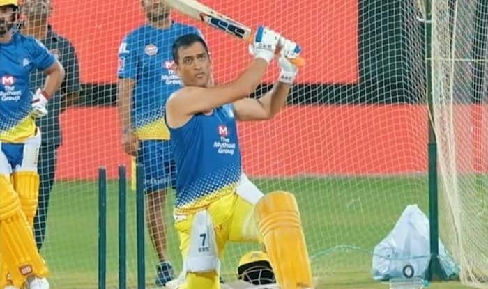 IPL 2020 in UAE: MS Dhoni Hits Huge Six Out of The Ground, Murali Vijay ...