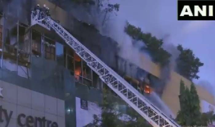 City Center Mall Fire Broke Out: मुंबई के मॉल में भीषण आग, पास की इमारत ...
