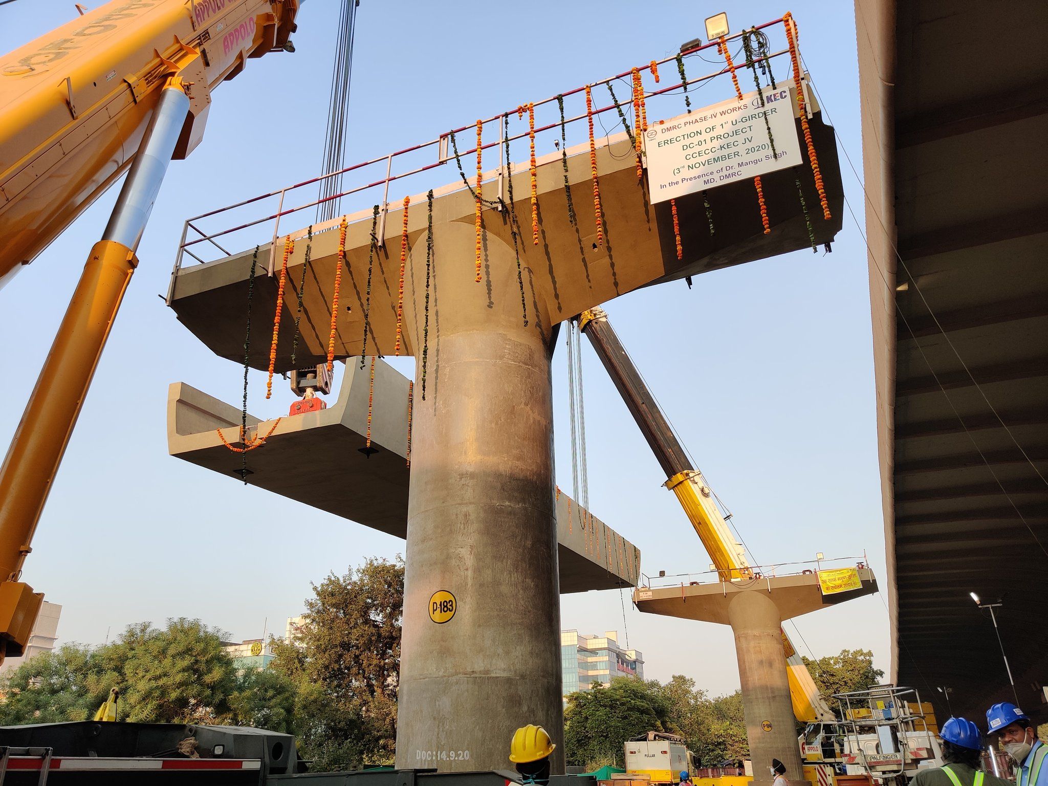 In a First, DMRC Lays U-Girder on The Janakpuri West-R K Ashram Marg in ...