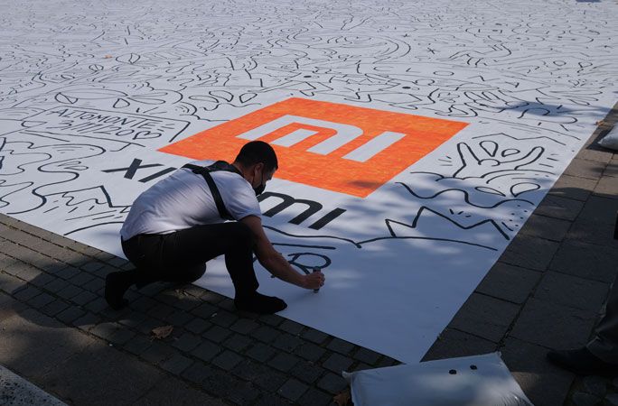 Italian Doodle Artist Sets New World Record With 6,119-square-foot ...