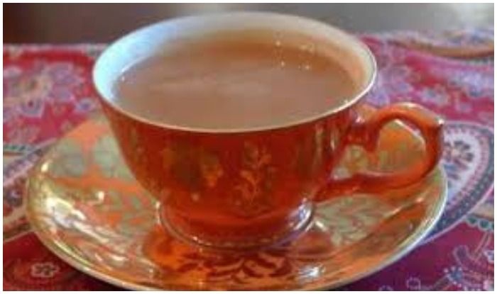 Side Effects Of Bed Tea: आपको भी है सुबह उठते ही चाय पीने की आदत, तो ...