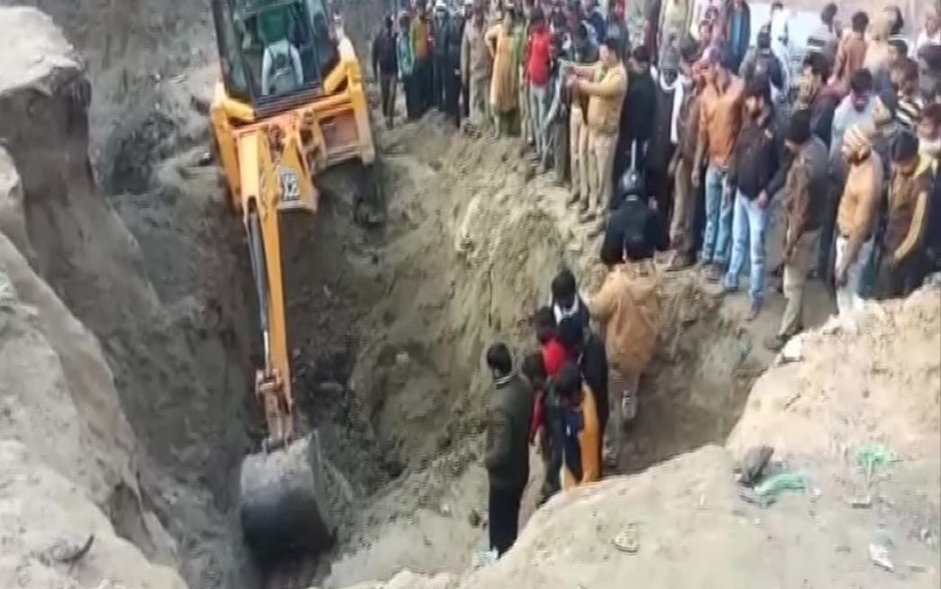 Children Buried Under Mud While Playing in Uttar Pradesh