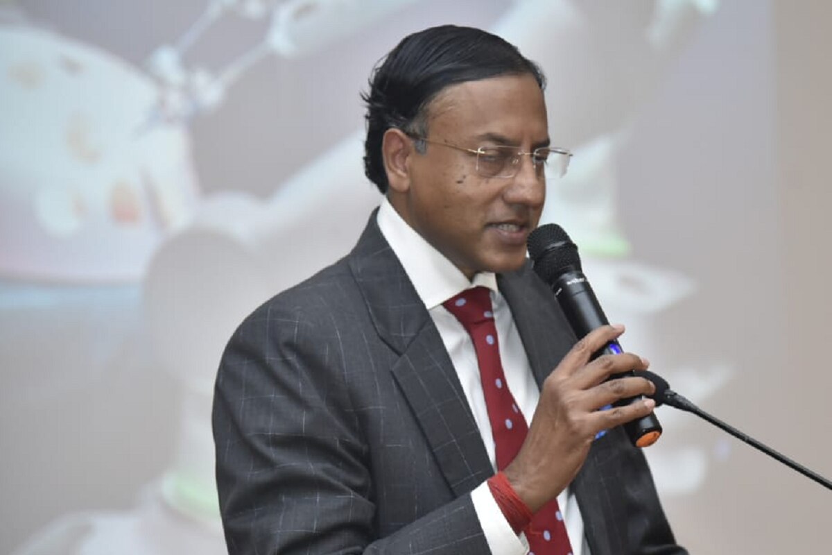 Eminent Surgeon Raghu Ram Finds Place in Queen Elizabeth II's 2021 New ...
