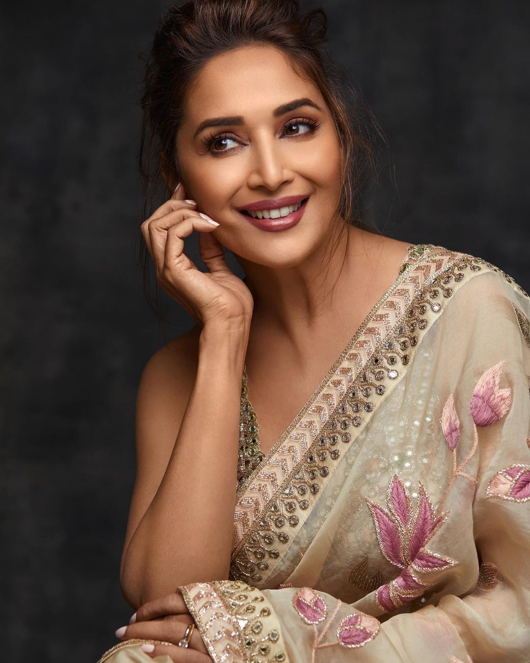 Arpita Mehta Designer Saree, Lehnaga-Choli Collection Instagram Pics ...