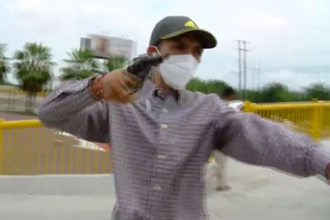 TV Reporter Robbed at Gunpoint Live on Air in Broad Daylight, Shocking ...