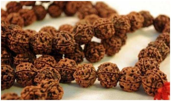 Benefits Of Rudraksha: प्रियंका गांधी ने हाथ में पहना, आप भी जानें ...