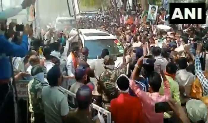 Watch Video: Huge Crowd Gathers as Murder-accused Maharashtra Minister ...