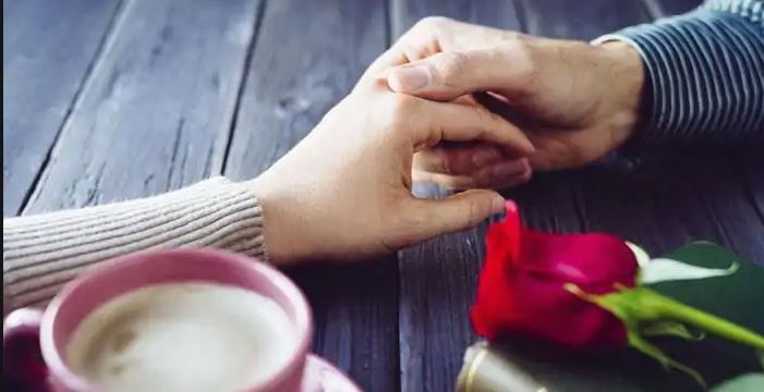 Chachi Bhatije Ki Prem Kahani: चाचा की गैरमौजूदगी में भतीजे-चाची के बीच ...