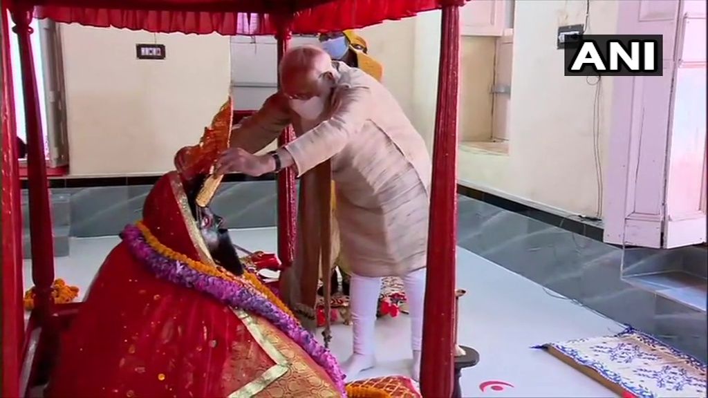 ‘Free Human Race From Covid’: PM Modi Offers Prayer At Jeshoreshwari ...