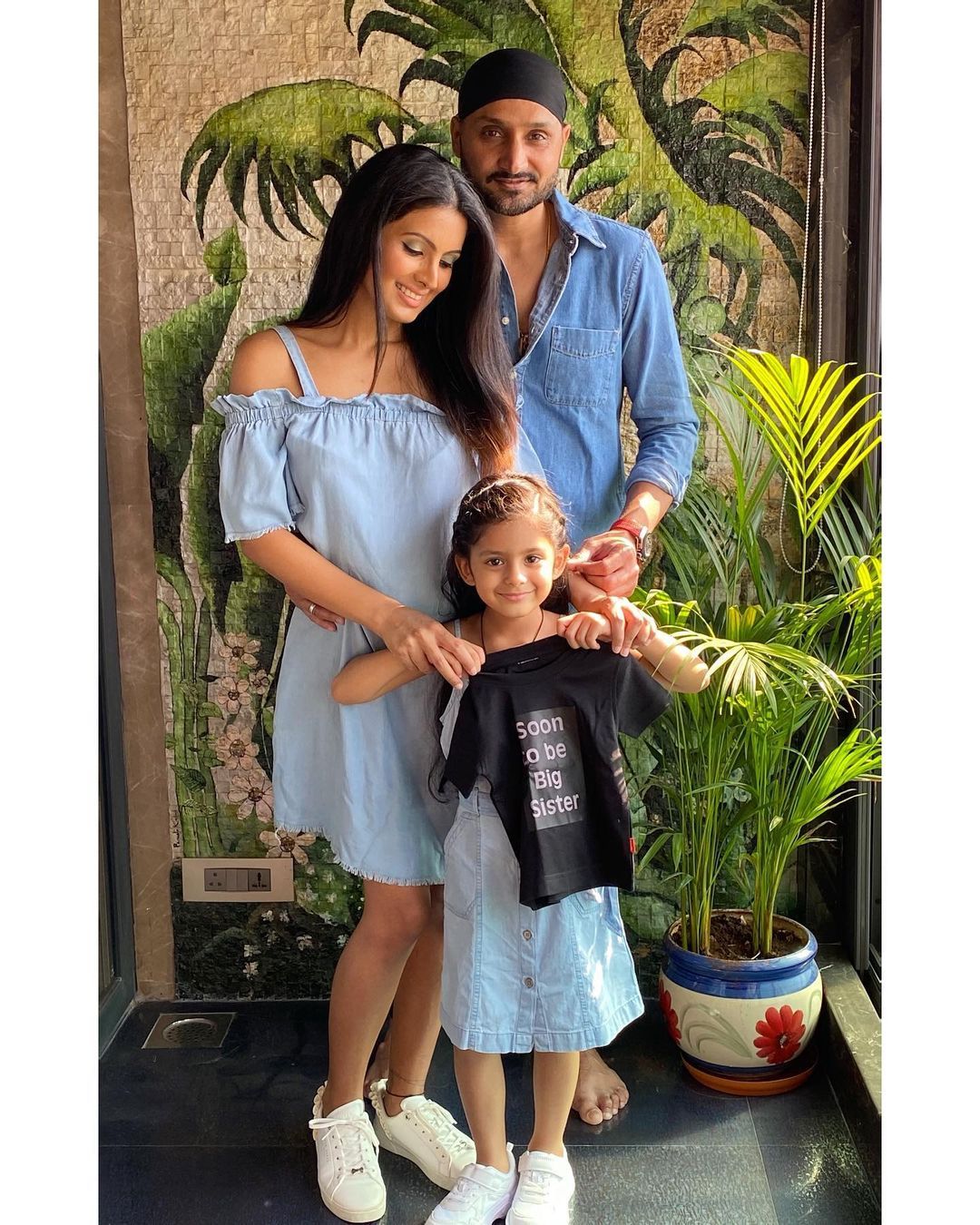 दूसरी बार पापा बनेंगे Harbhajan Singh, Geeta Basra ने Baby Bump में ...