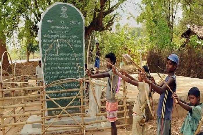 Pathalgadi Movement: Tribals in Ranchi Install Stone Plaque on Land ...