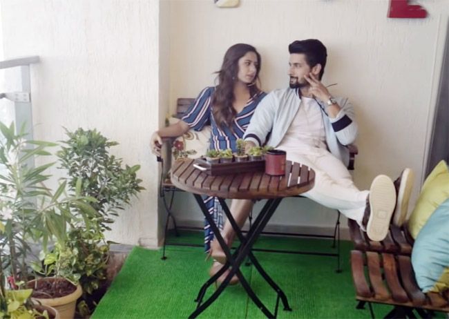Inside Ravi Dubey and Sargun Mehta’s Plush Home: Amazing View Of Mumbai Skyline, in-House Bar ...