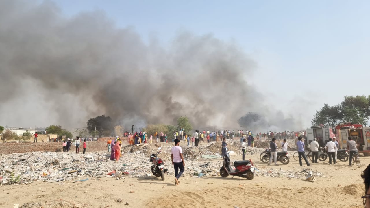 2 Children Dead After Fire Breaks Out in Noida, Rescue Ops Underway