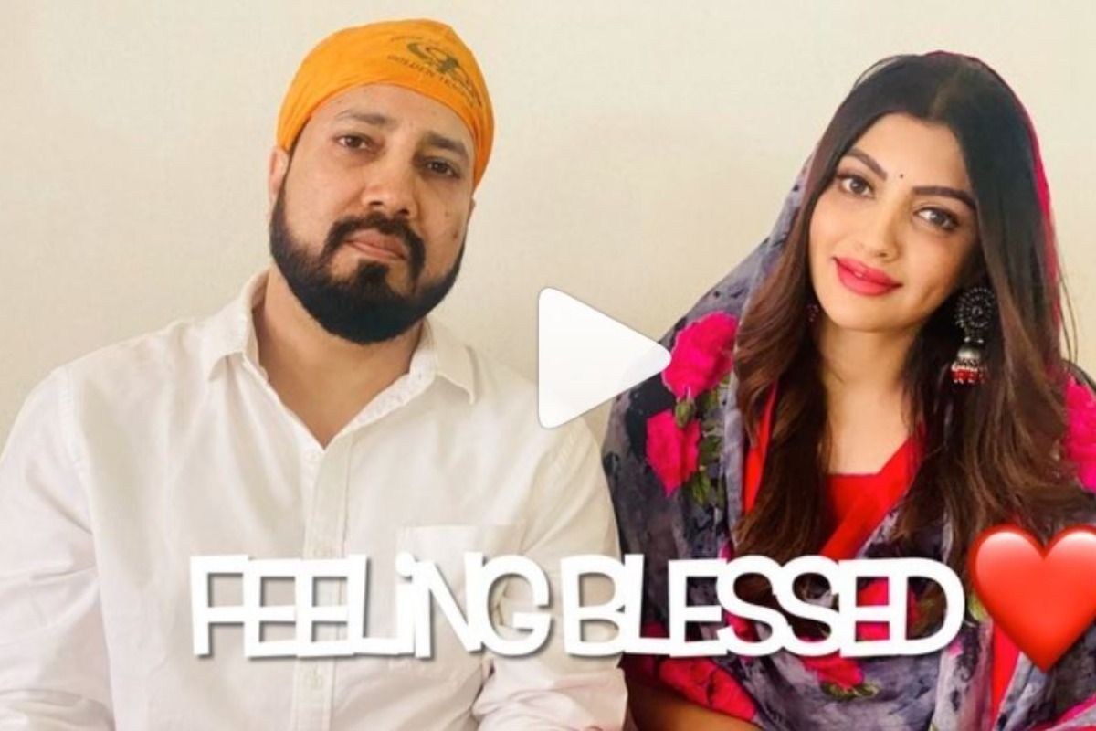 Akanksha Puri - Mika Singh Getting Married? Actor Attends Akhand Paath ...