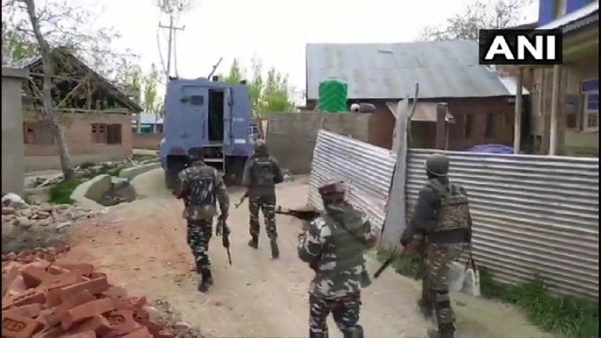 J&K: 3 Al-Badre Terrorists Gunned Down By Security Forces in Shopian ...