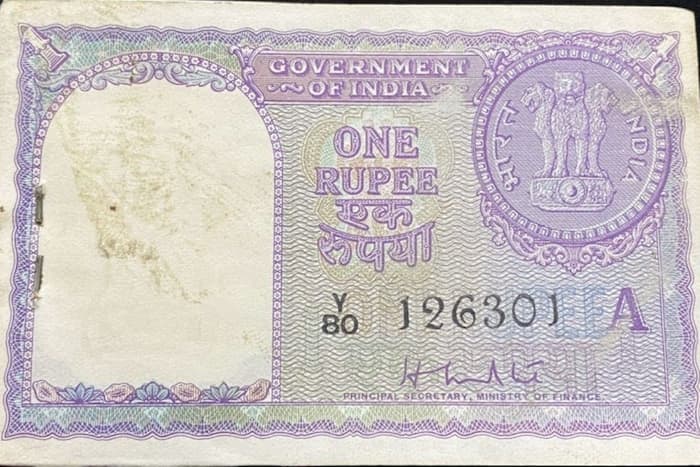 Old Is Gold! This 1 Rupee Note Bundle Now Worth Rs 45,000
