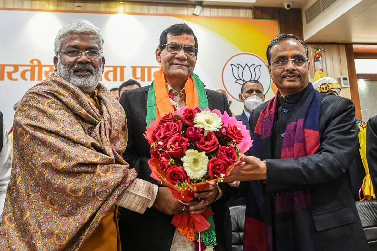 UP: भाजपा ने पीएम मोदी के करीबी MLC एके शर्मा को प्रदेश उपाध्यक्ष बनाया ...