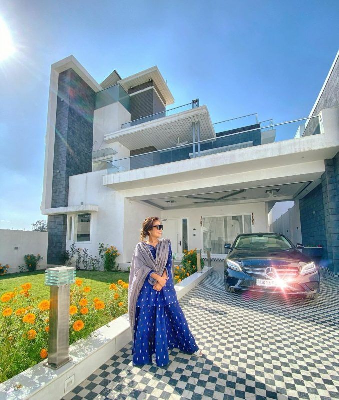 Neha Kakkar House: 5 स्टार हॉटेलपेक्षा सुंदर आहे नेहा कक्करचे आलिशान घर ...