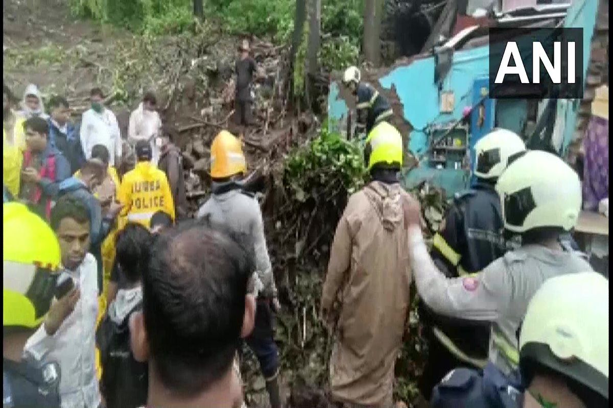 मुंबईत पावसाचा कहर! चेंबूरमध्ये दरड कोसळून 16 जणांचा तर विक्रोळीत 9 ...