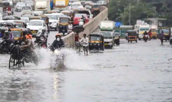 Heavy Rains Batter Mumbai For Fourth Day, Death Toll Climbs to 42 | India.com
