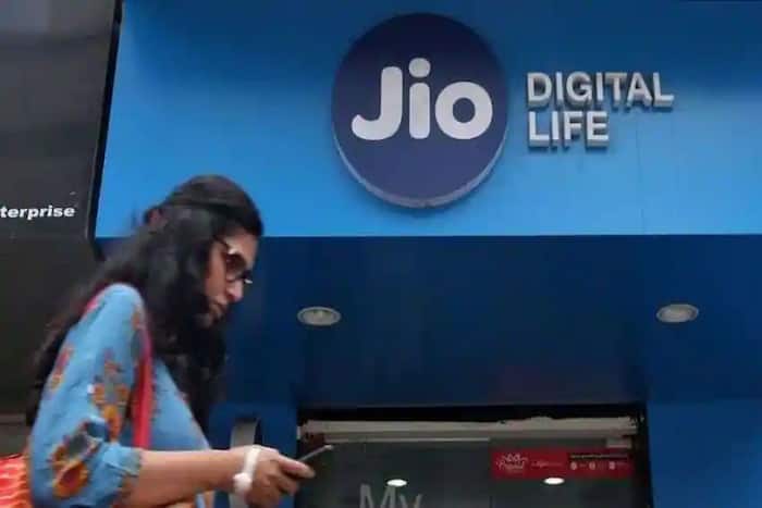 Reliance Jio Faces Major Service Disruption Across India, Millions ...