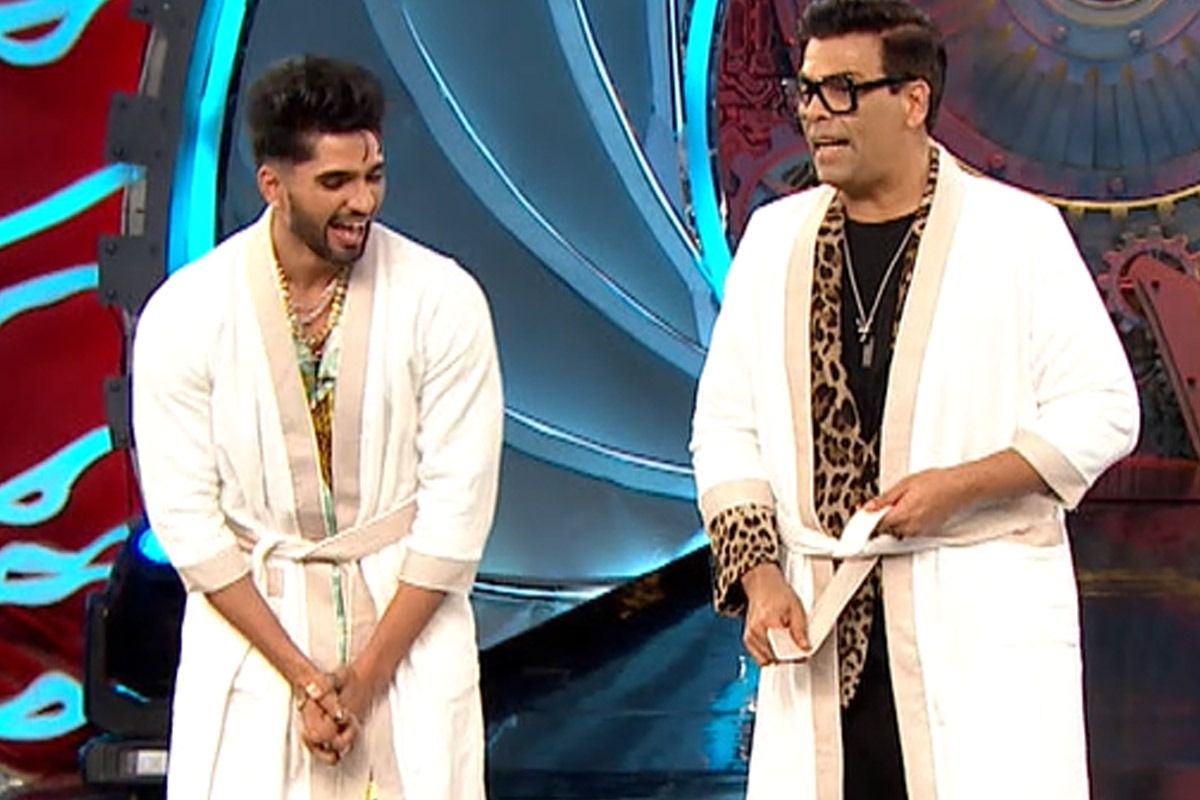 Bigg Boss Ott Premiere Karan Johar Dances On Radha Tere Chunri In A