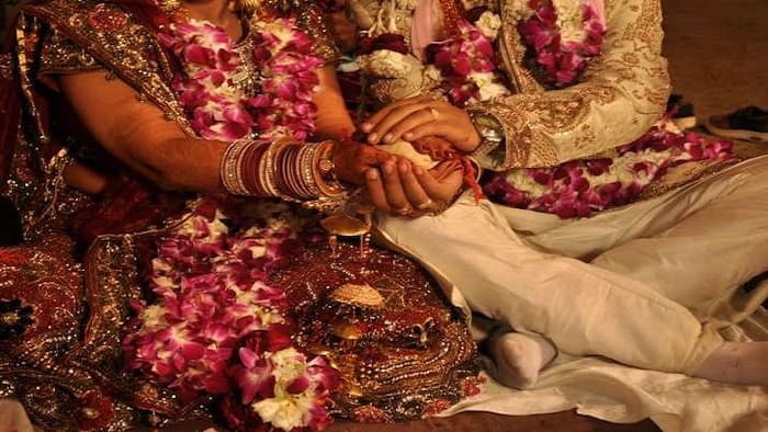 Sasur Aur Bahu Ka Pyar: पहली बार घर आई बहू तो ससुर को हो गया प्यार, घर ...